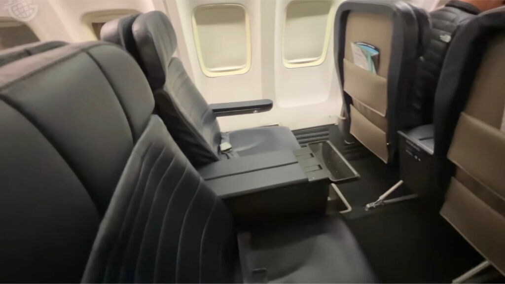 United First Class Domestic Review